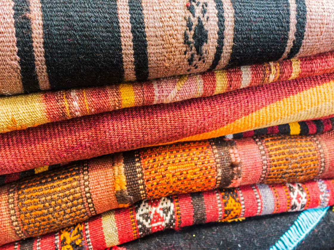 How to Layer Rugs: A Complete Guide | Homestitch